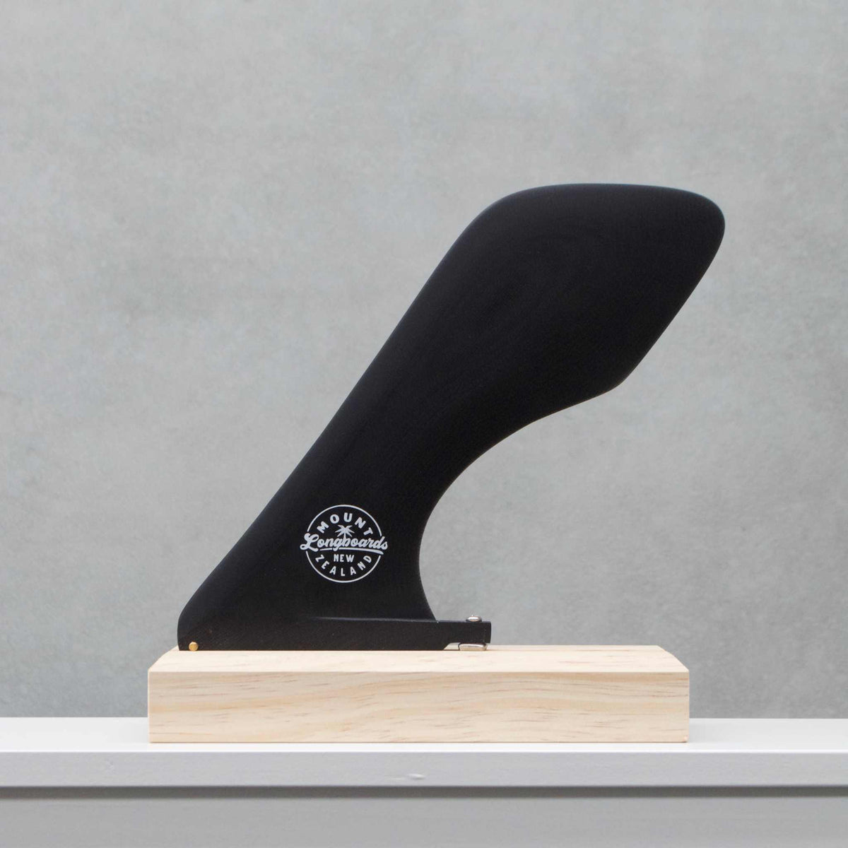 The Retro Longboard Hatchet Fin - Black – Mount Longboards